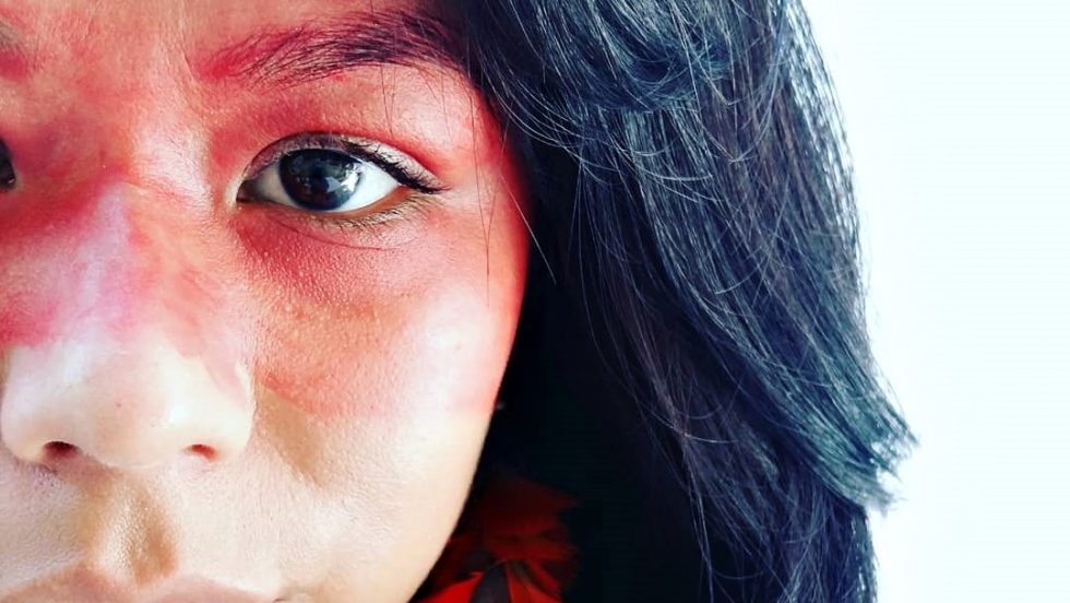 Lembra dela? A atriz de "Tainá" lançará marca de moda com arte indígena