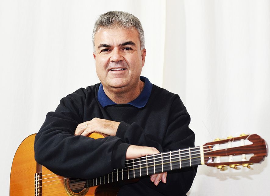 Zé Marcos toca Baden Powell em concerto gratuito no Sesi