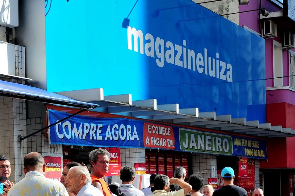 Magazine Luiza reabre lojas físicas